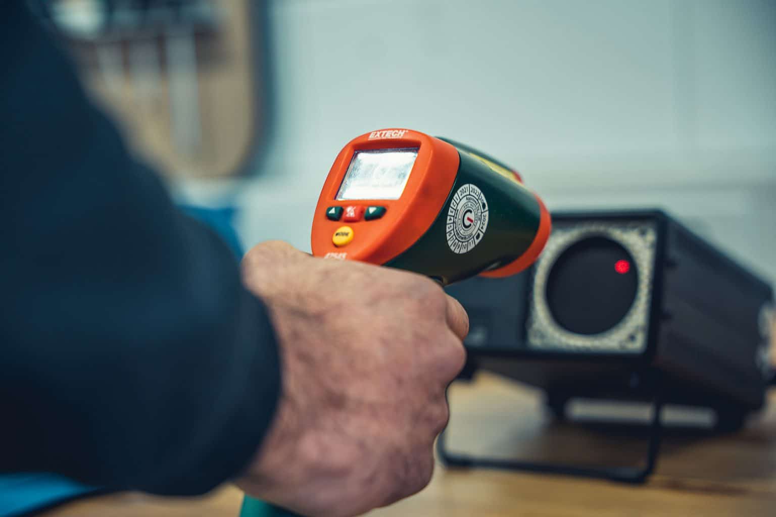 How to choose the right thermometer - GMS Instruments